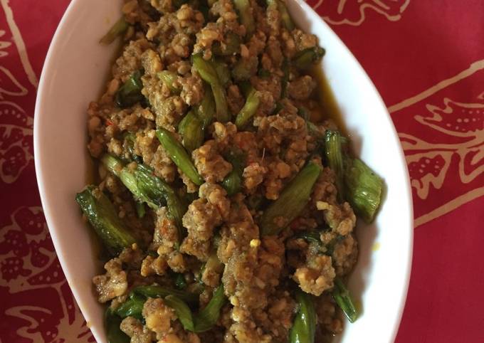 Resep Tumis genjer oncom oleh LYAN DIAMOND - Cookpad