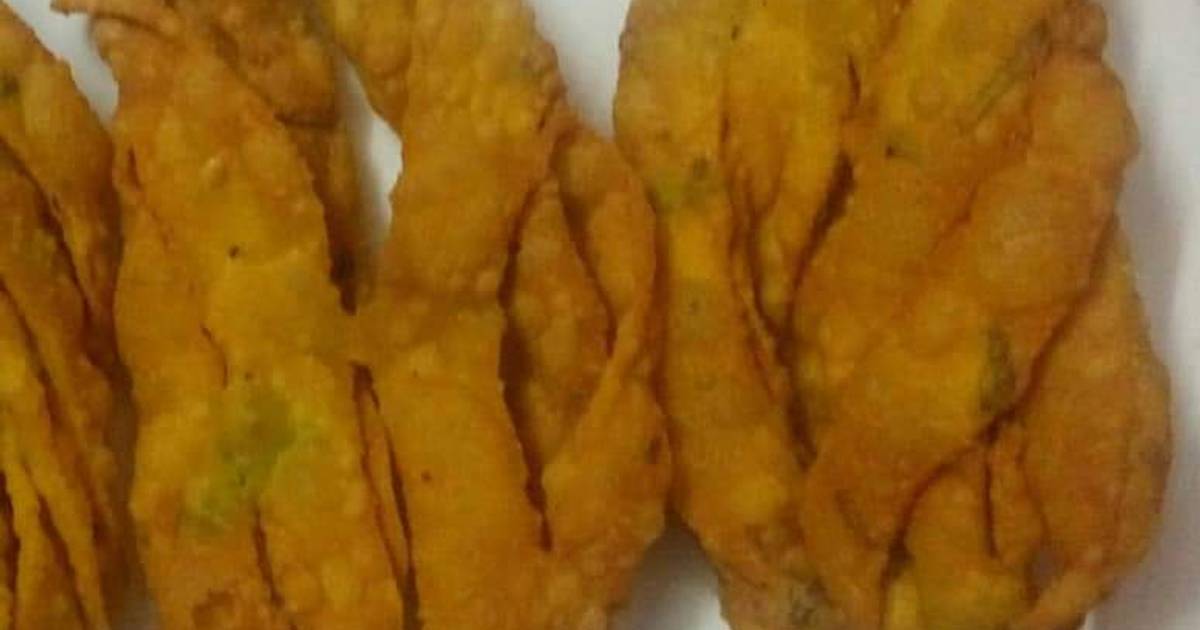 Spring onion fried leaf Recipe by Sanchita Das - Cookpad