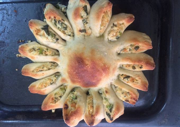 Sunflower Bread Recipe by Rashmi Walia - Cookpad