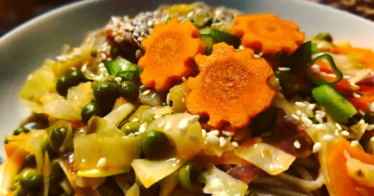 Σόμπα νουντλς με ελαφρώς πικάντικα λαχανικά συνταγή από τον/την the ...