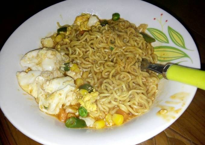 Resep Mi goreng jadi ala ramen oleh ANN Microbiologist - Cookpad