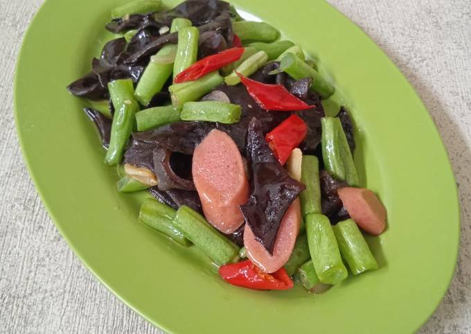 Resep Tumis Buncis dan Jamur Kuping oleh Devalesha Kitchen - Cookpad