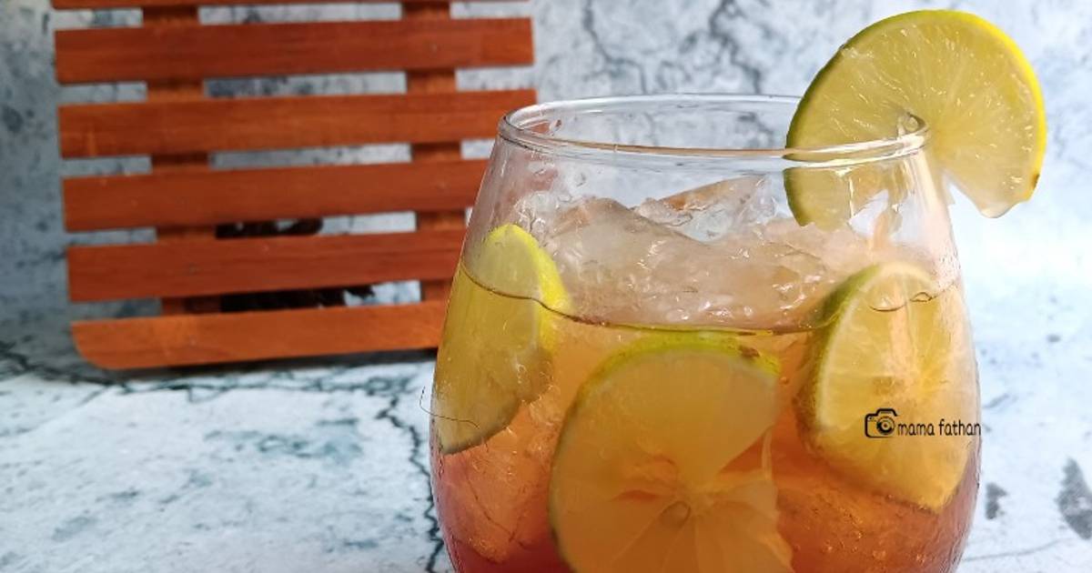 Resep Es lemon tea oleh Mama fathan - Cookpad
