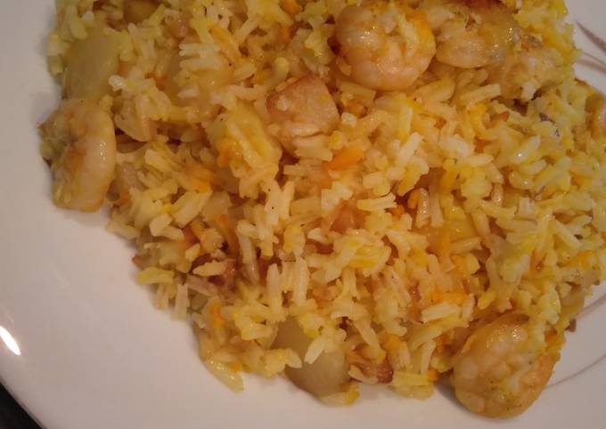 طرز تهیه میگو پلو زعفرونی ساده و خوشمزه توسط نسرین 🌸 - کوکپد