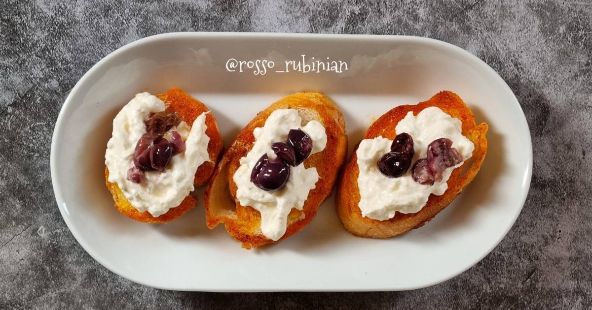 Ricetta Crostini di stracciatella e nolche di rosso rubinian - Cookpad