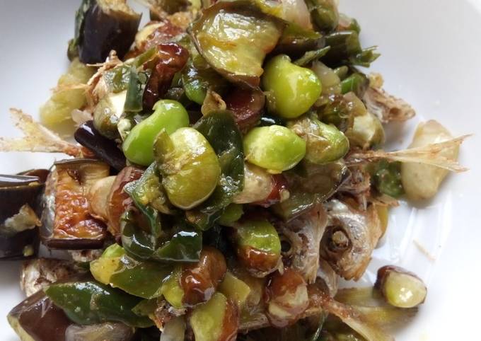 Resep Sambal cabe ijo ikan kuning terong dan kacang roti oleh Mami Vo ...