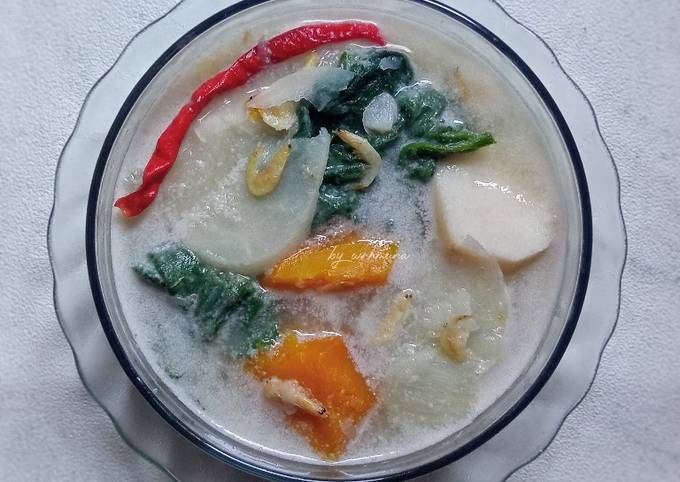 Resep Gangan Taruk Waluh | Sayur Pucuk Labu oleh Munawarah - Cookpad