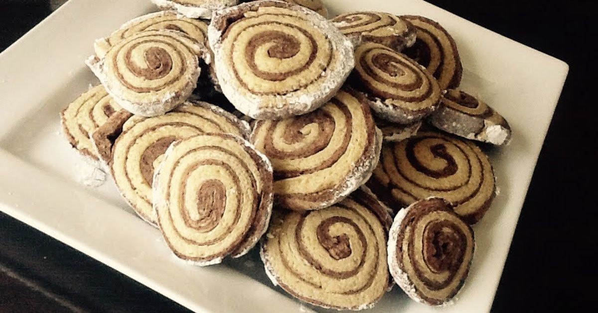 Yummy Vanilla/Chocolate Cookie Snails Recipe By Kelly Dassylva