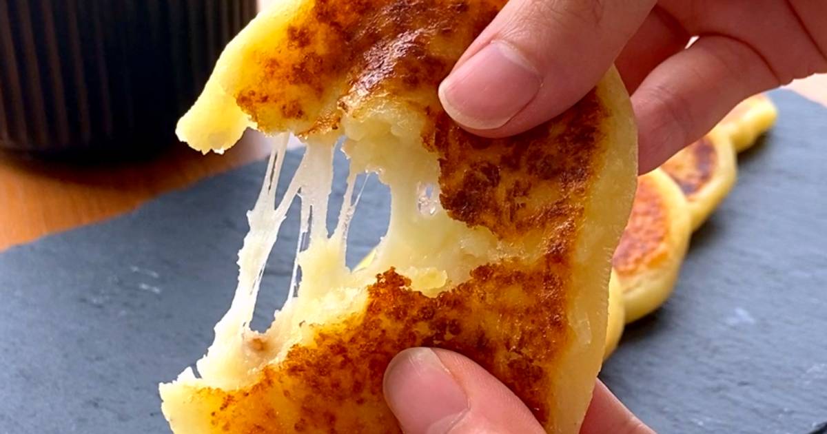 Korean Cheese Hotteok Recipe by HomeCookJournal - Cookpad