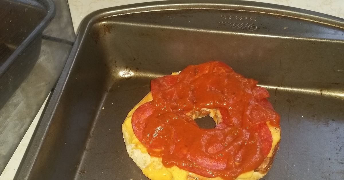 Beer Cheese Pizza Bagels Recipe by nastycooker