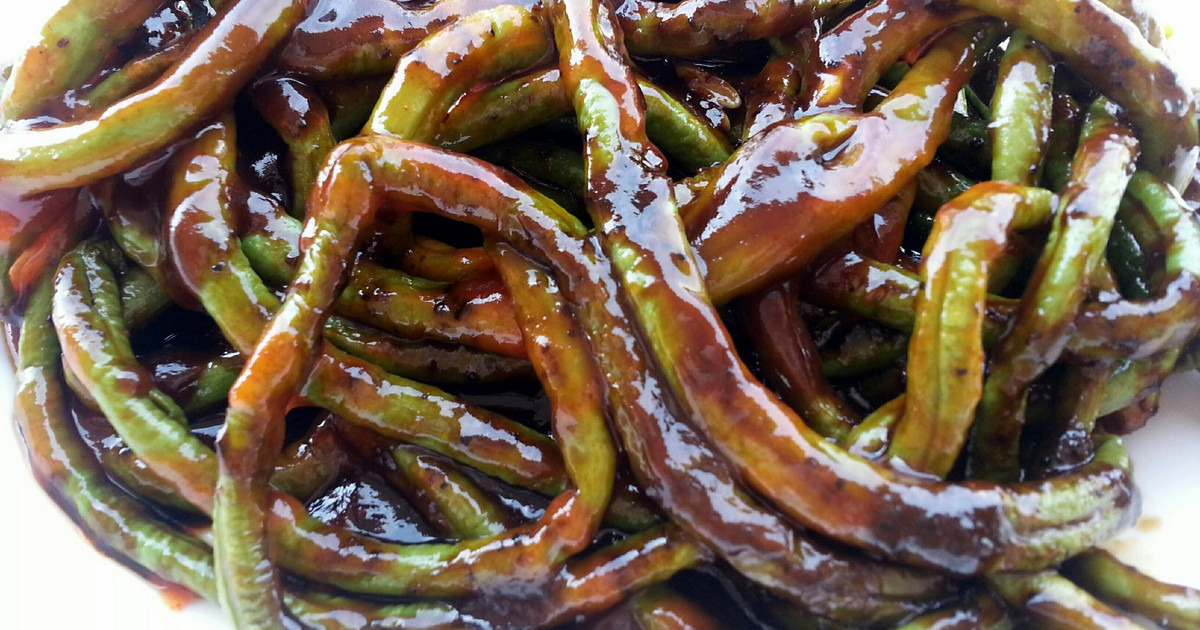 Yucky Earth Worm (Vegan Holloween 2013 ) Longbean In Spicy Black Pepper ...
