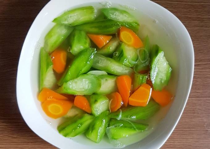Resep Sayur Bening Oyong-Wortel oleh lidia lestari - Cookpad
