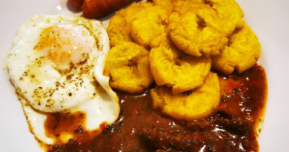 Bistec picado a lo macho con patacones Receta de carunovi- Cookpad