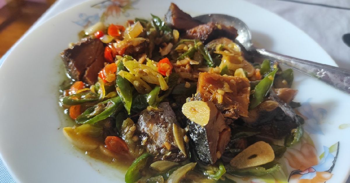 Resep Oseng Tongkol Lombok Ijo Pedas oleh Andin Miki - Cookpad