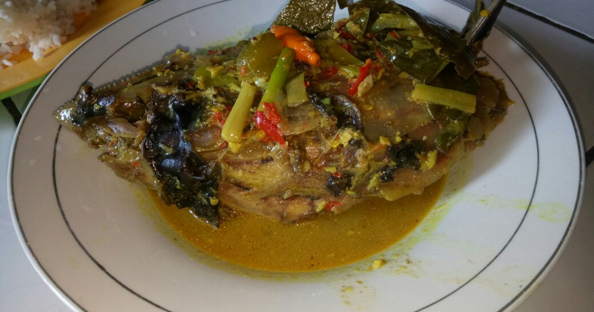 Resep Kepala Ikan Kuah Bumbu Kuning Asam Pedas oleh ibuk alfa yaya - Cookpad