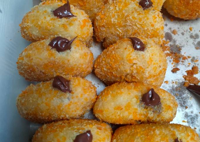 Resep Roti goreng coklat lumer oleh Miranda hardiy - Cookpad