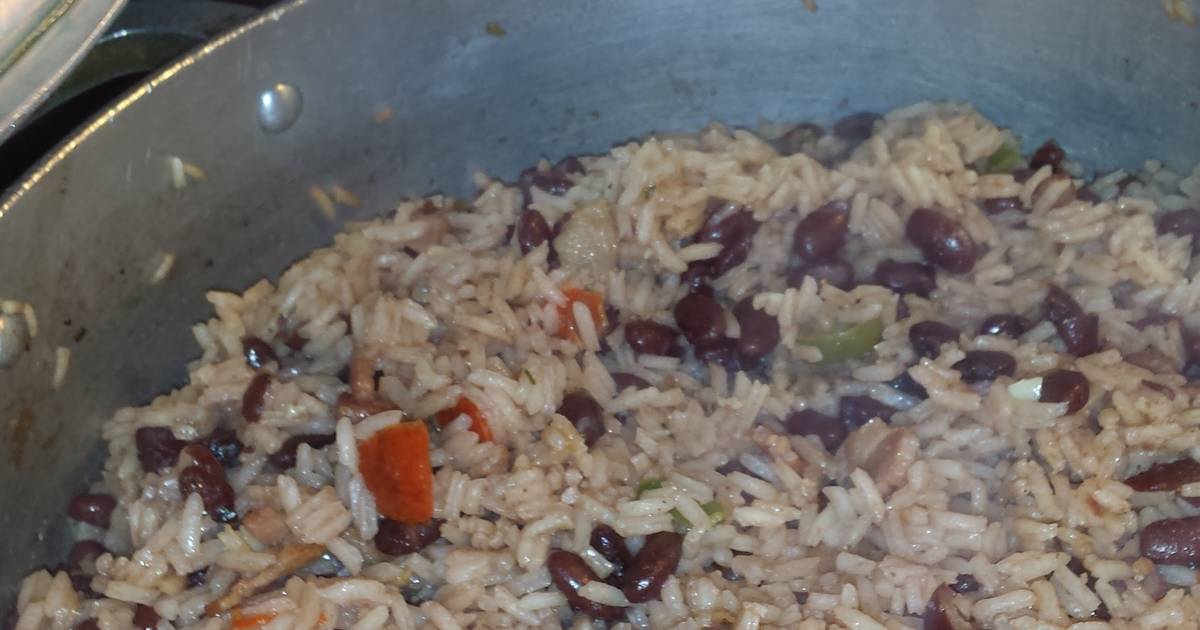 Arroz Morro (frijoles rojos/negros) Recipe by BoysKitchen - Cookpad
