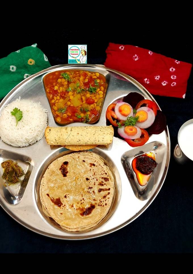 Mini Lunch Gujarati Thali Recipe by Manisha Sampat - Cookpad