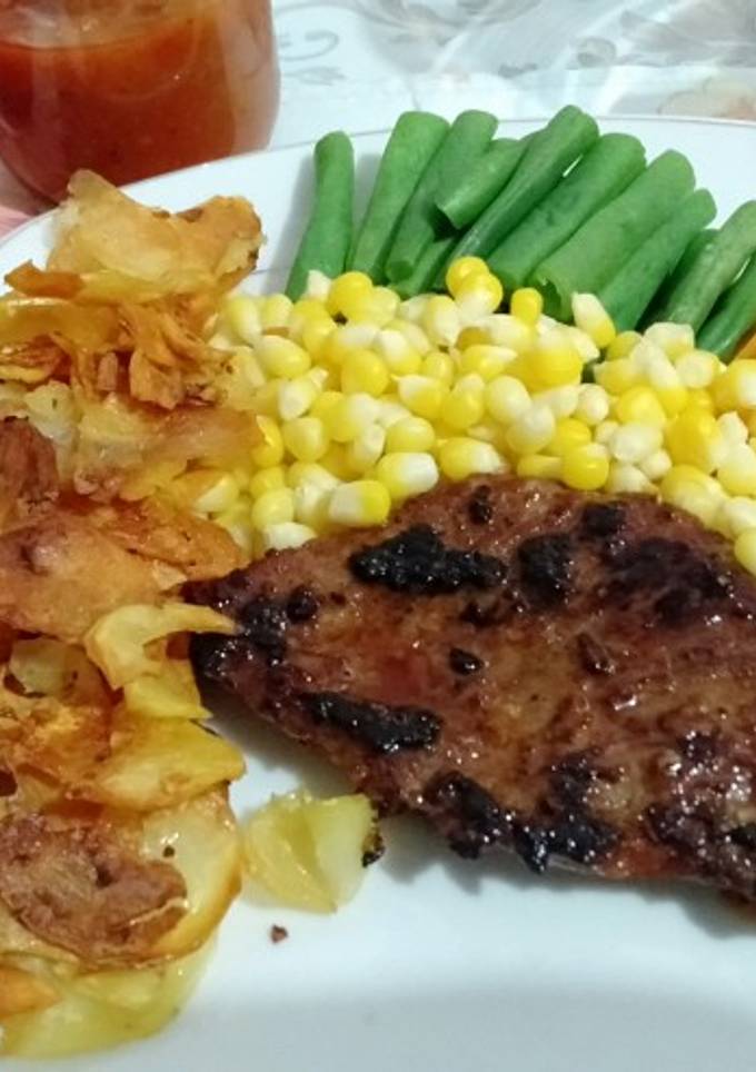 Resep Steak daging dan kentang oven oleh Rizki Sarianti - Cookpad