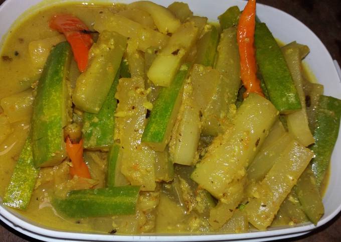 Resep Ketimun acar kuning oleh hajar musyarofah - Cookpad