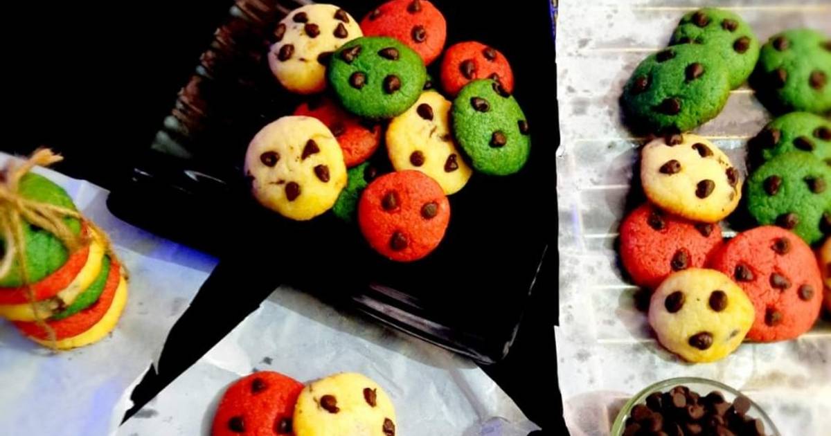Tri colour choco chips cookies Recipe by Muniswari.G - Cookpad