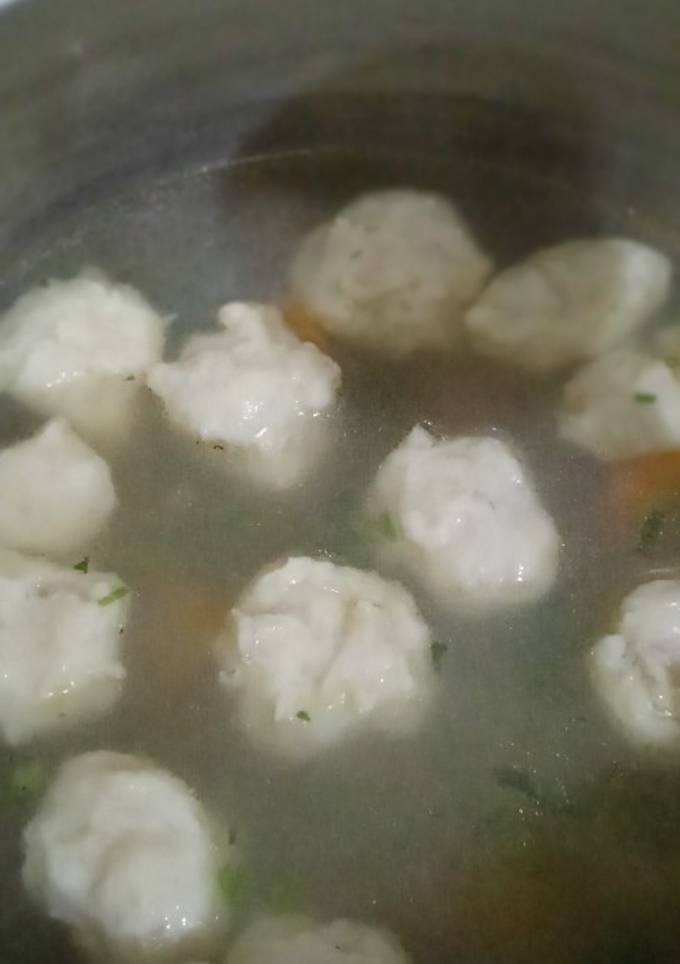Resep Bakso cumi homemade mpasi 1+ oleh Wie Utamy - Cookpad