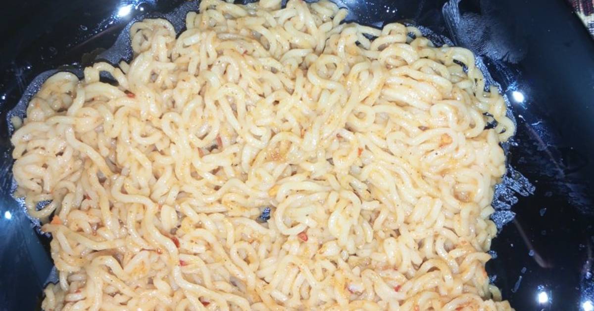 Spicy maggi Recipe by Aqsa mukhtiar - Cookpad