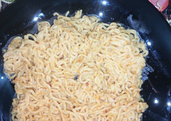 Spicy maggi Recipe by Aqsa mukhtiar - Cookpad