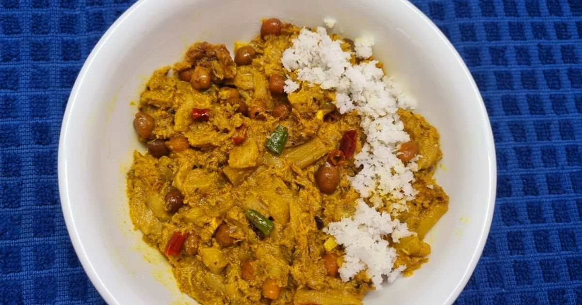 Satvik Taro Stem / Kochu Saag Ghonto Recipe by Kumkum Chatterjee - Cookpad