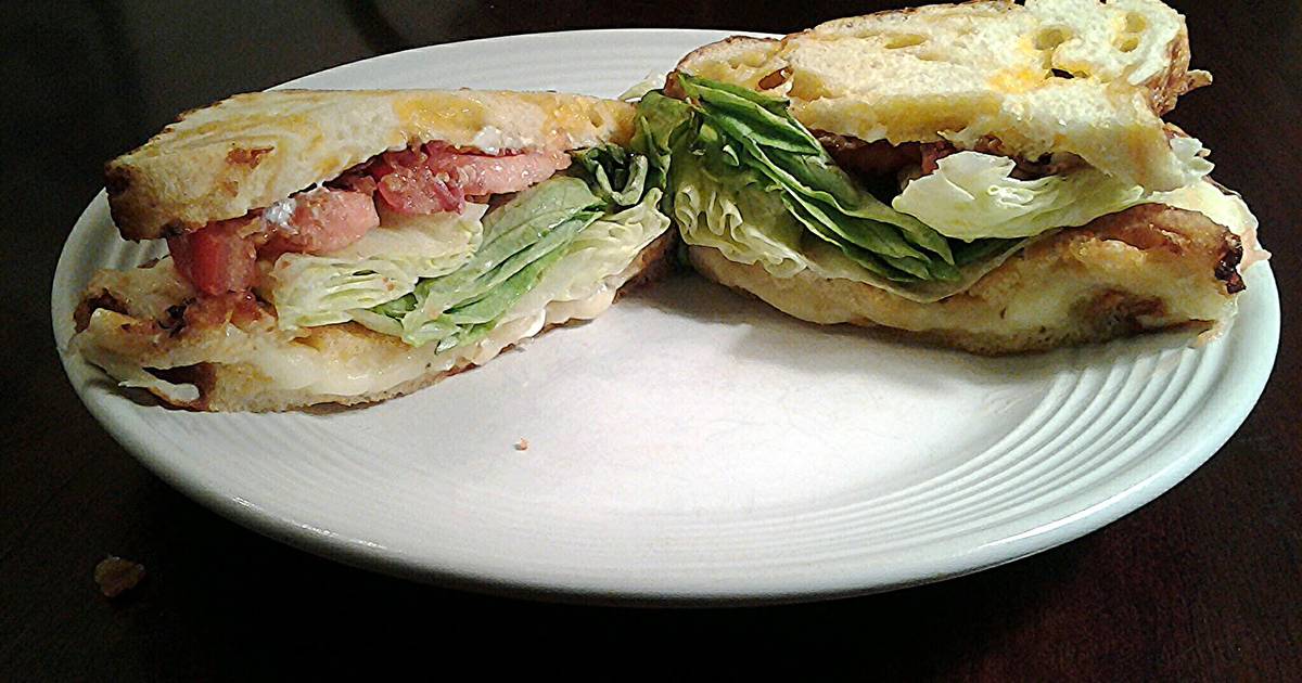 Grilled Cheese Club Sandwich Recipe by fenway - Cookpad