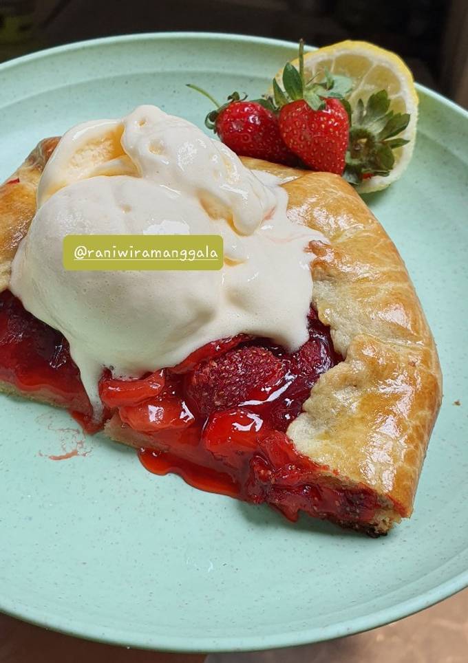 Resep 192. Stroberi Galette Ice Cream oleh Rani Wiramanggala - Cookpad