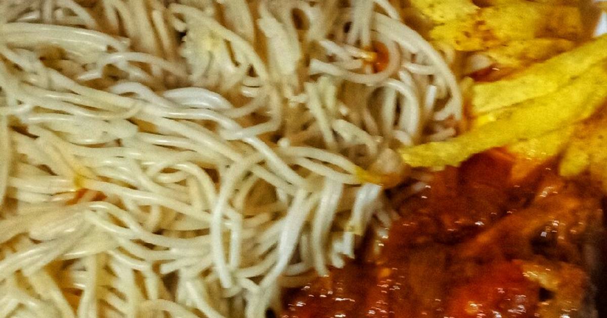 White spag with fried stew Recipe by Faiza Zulqarnain - Cookpad