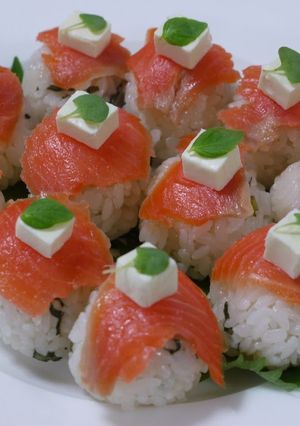 Super Easy Shiso Flavored Salmon Sushi Balls Recipe by cookpad.japan