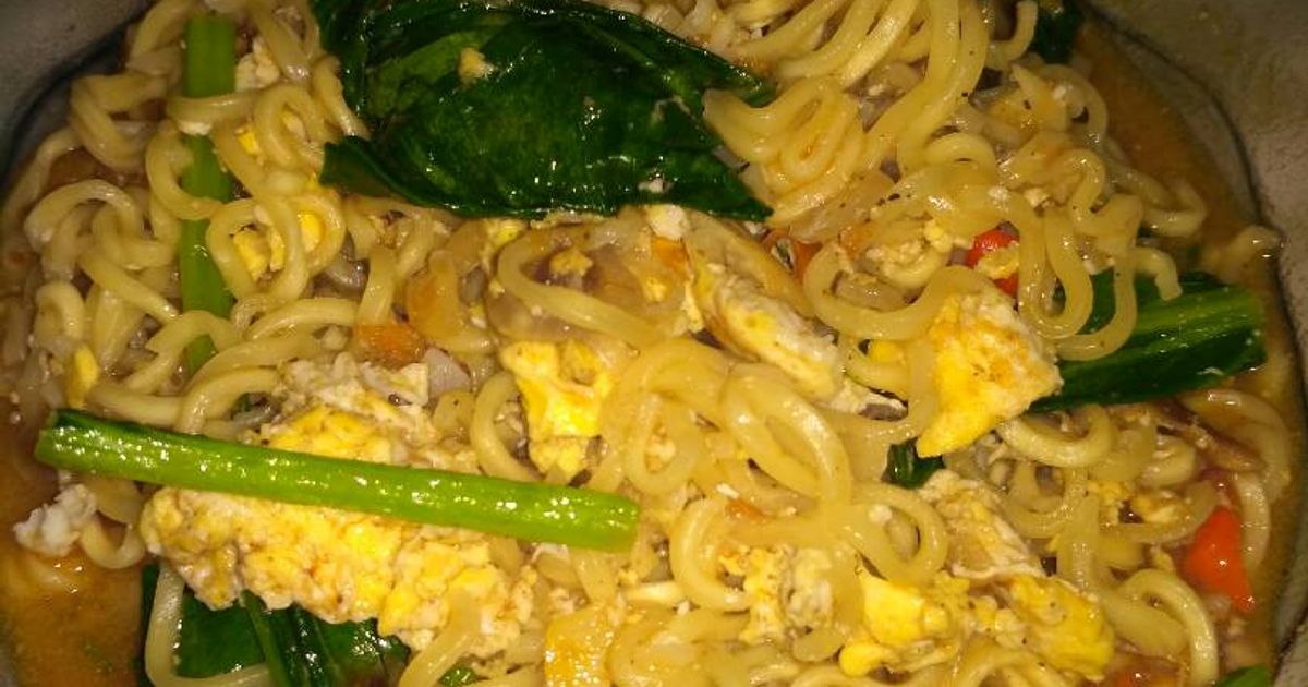 Resep Mie Kuah Pedes Nampol oleh dina istiana - Cookpad