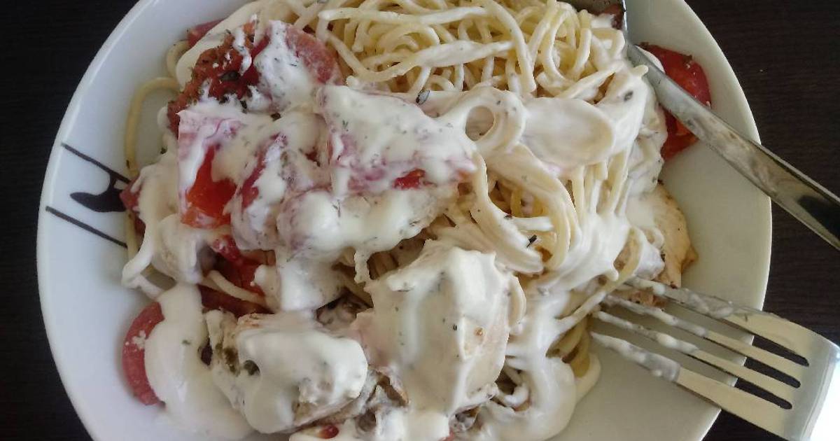 Spaghetti con crema Receta de Makarena Rosario Galleguillos Rojas- Cookpad