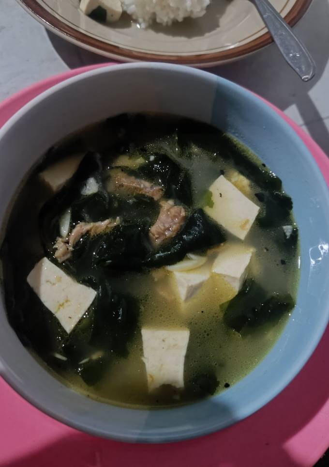 Resep Miyeok guk (sop rumput laut korea) oleh Frisca Parasmega - Cookpad