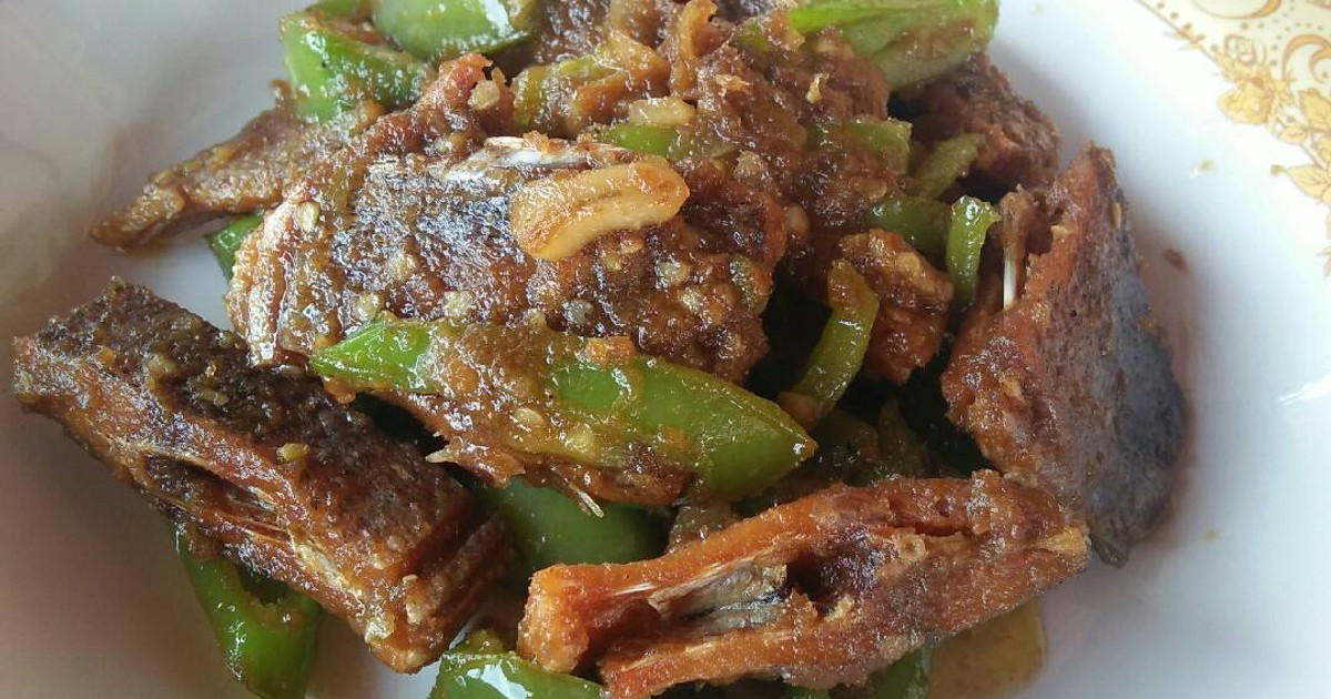 Resep Sambal Ikan Asin Biawan Cabe Ijo oleh Devieeee - Cookpad