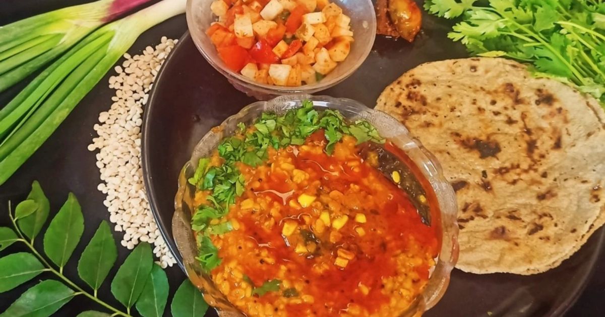 Double Tadka Lahsuni Urad Dal Recipe by Keshma Raichura - Cookpad
