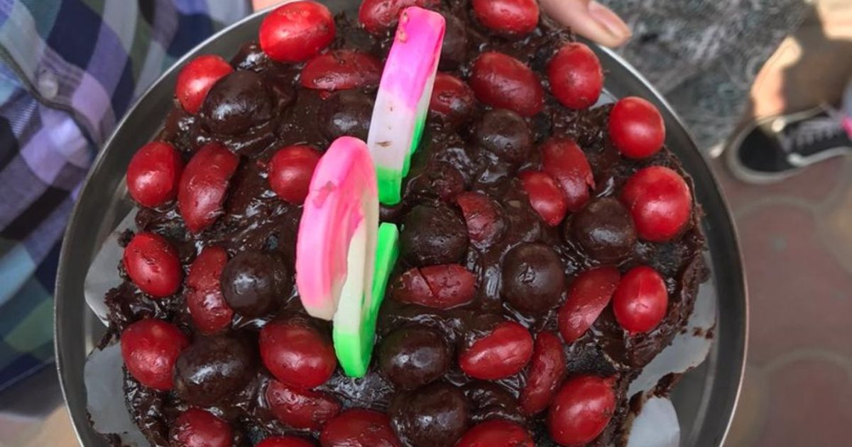 Cherry Chocolate Cake Recipe by Qureshi Aafreen - Cookpad