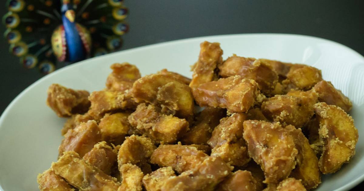 Sarkara upperi/Jaggery Coated Banana Chips Recipe by Aswani ...