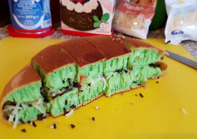 Resep Martabak Manis Pandan simple oleh LaniBL - Cookpad