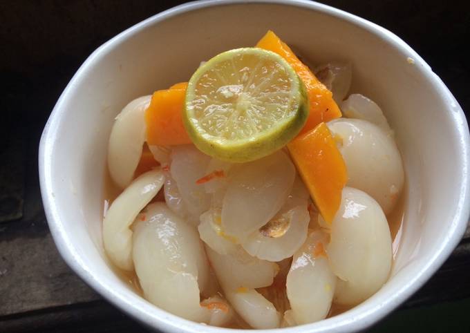 Resep Asinan Rambutan oleh Dara Dian - Cookpad