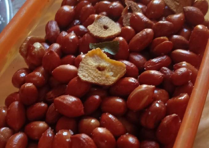 Resep Kacang goreng daun jeruk oleh Dahriansyah Dahri - Cookpad