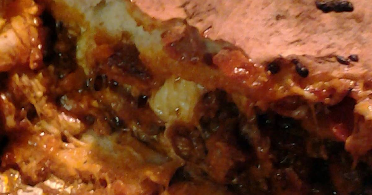 skunks pizza pie Recipe by skunkmonkey101 - Cookpad