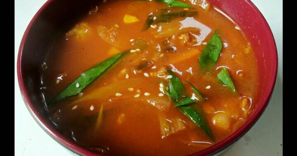 Resep Kimchi Jjigae (Sup Kimchi) Simple oleh Gigi woct - Cookpad