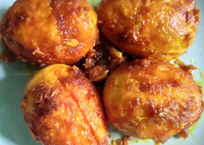 ভানুমতী সরকার দ্বারা ডিম কষা (Dim kosha recipe in Bengali) রেসিপি- কুকপ্যাড