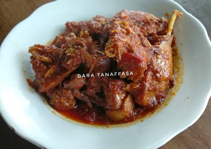 Resep Itik Masak Habang oleh Dara Tanaffasa - Cookpad