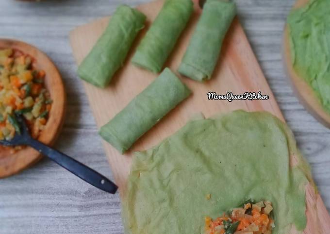 Resep Dadar Gulung Bayam isi sayuran oleh MomsQueenKitchen - Cookpad