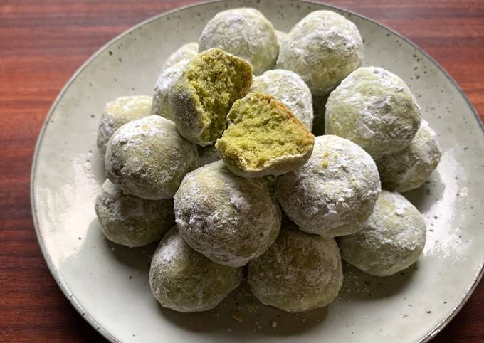 Matcha Snowball Cookies Recipe by Hiroko Liston - Cookpad