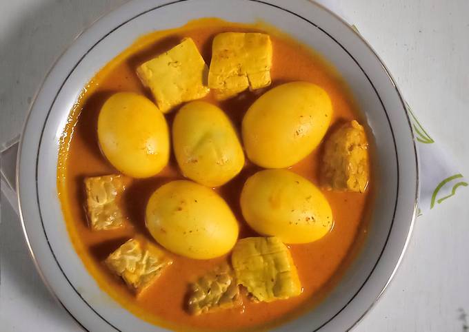 Resep Gulai Telur Tempe Tahu oleh Wati Wartini - Cookpad